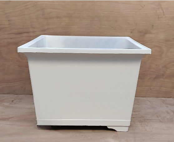 Buy White square pot in UAE - M4 Green Green your world with us